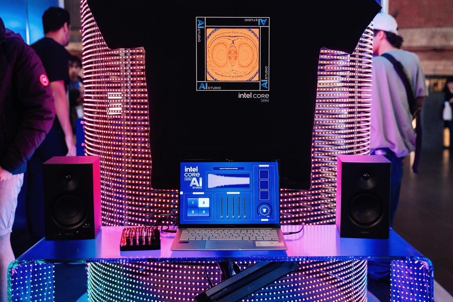 BRING | Intel Core Ultra AI Studio